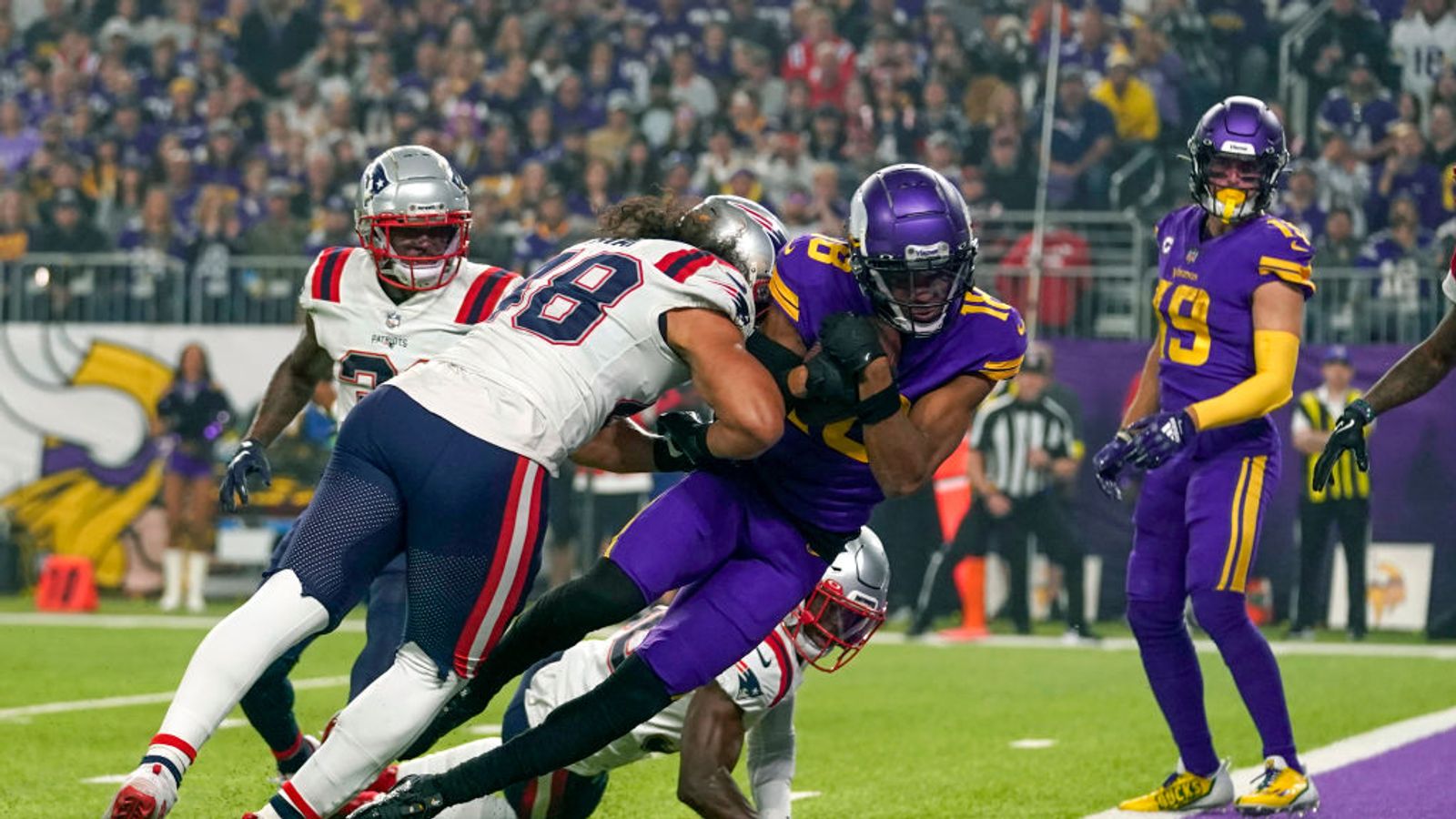 Bedard: 3 sequences to a loss - 2 defensive breakdowns on Vikings TDs, Patriots blow 2 plays ...